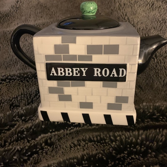 The Beatles | Kitchen | New In Box Beatles Abbey Road Sculpted Ceramic ...